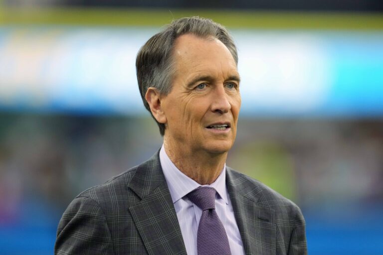 NFL: Top 25 Announcers In History - DrRoto.com